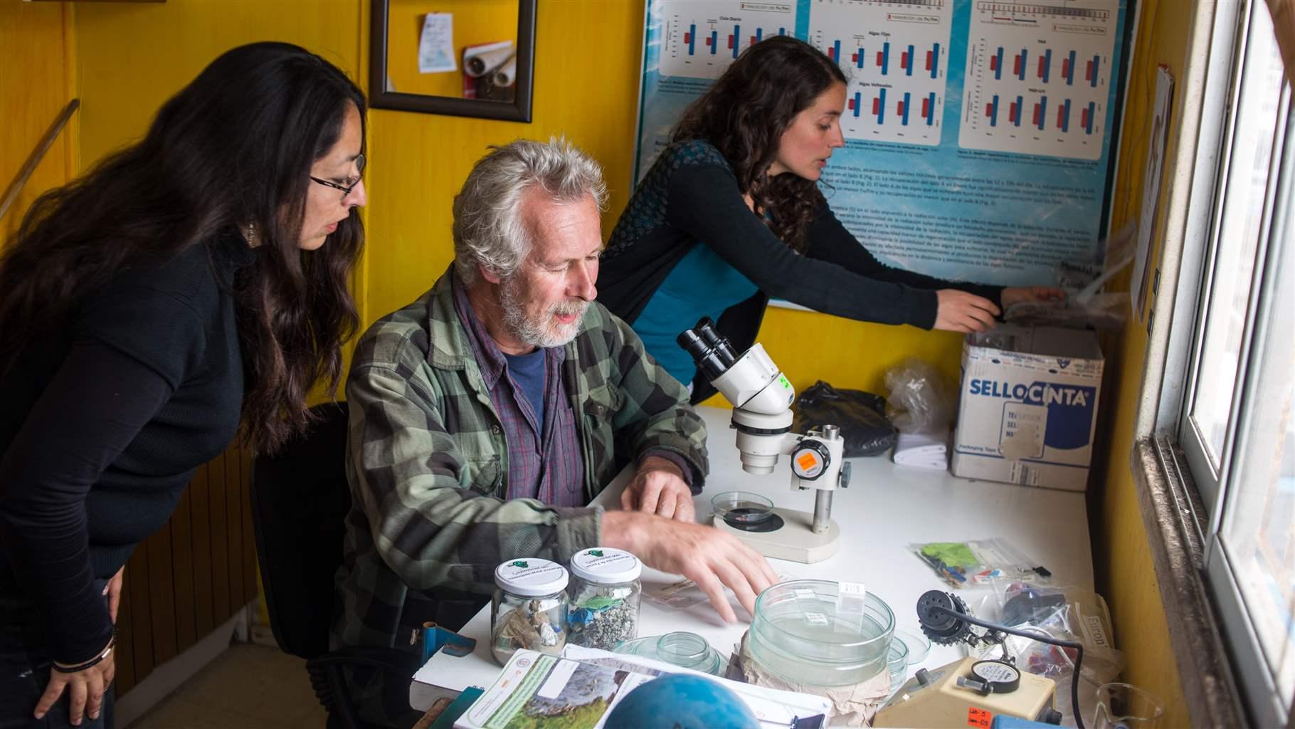 Scientist Tackles Plastic Waste Along Latin America's Pacific Shores ...