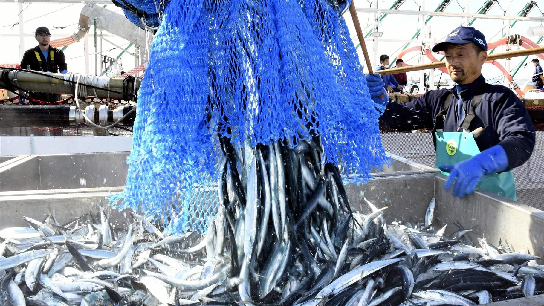 How Americans View Trust, Facts, and Democracy Today | The Pew ...